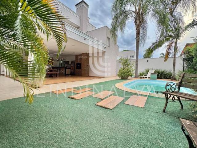 Sobrado com 4 dormitórios, piscina e energia solar à venda no Lancaster