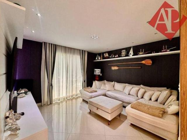 Sobrado com 4 dormitórios Suítes à venda, 535 m² por R$ 5.000.000 Residencial Campos do Conde