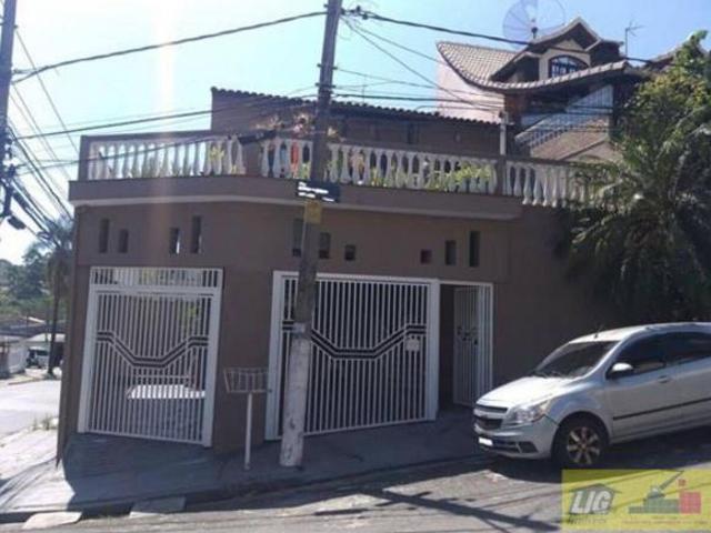 Sobrado com 4 dormitórios sendo 1 suíte