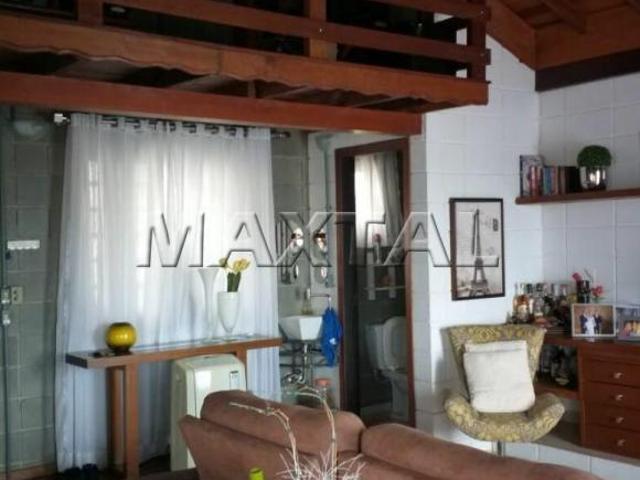 Sobrado com 4 dormitórios, sendo 1 suíte, sala e 3 vagas de garagem, no Jardim Guapira