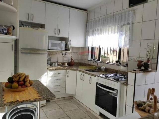 Sobrado com 4 Dormitórios, sendo 1 suítes, 2 vagas à Venda, 130 m²