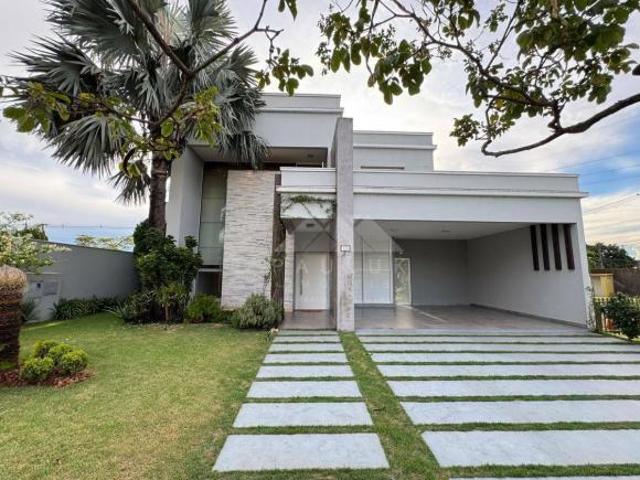 Sobrado com 4 dormitórios sendo 2 suítes à venda, 427 m² por R$ 2.050.000 Condomínio Residencial A