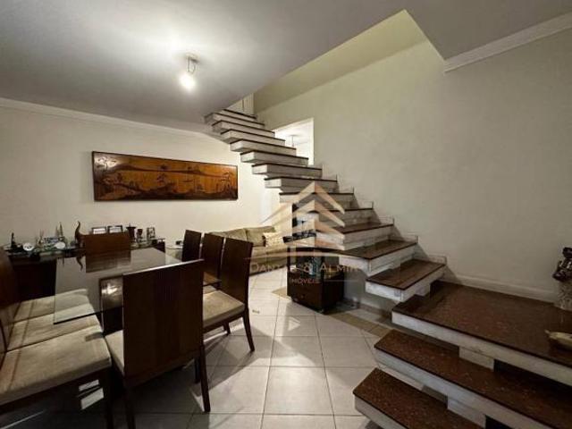 Sobrado com 4 dormitórios, sendo 2 suites e 6 vagas à venda, 321 m² por R$ 1.320.000 Ponte Grande