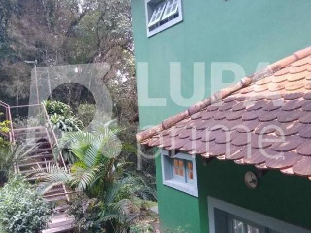 Sobrado com 4 dormitórios sendo 4 suítes á venda em Mairiporã