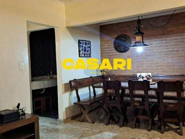 Sobrado com 4 dormitórios 1 opcional e 240 m² à venda ou aluguel no Rudge Ramos
