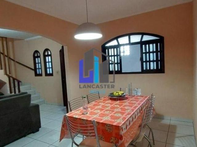 Sobrado com 4 dormitórios, 1 suíte, 4 vagas, no Jardim Utinga