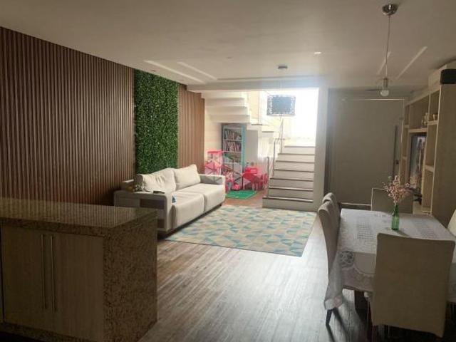 Sobrado com 4 dormitórios, 1 suíte com sacada, no bairro Harmonia em Canoas/RS