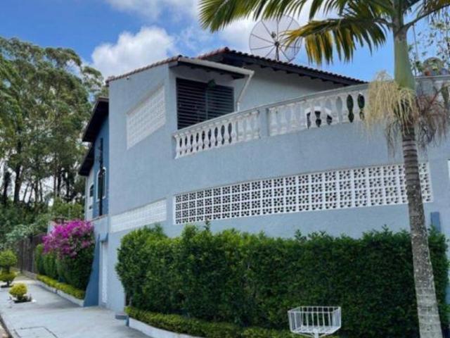 SOBRADO COM 4 DORMITÓRIOS 1 SUITE JARDIM LAS VEGAS EM SANTO ANDRÉ