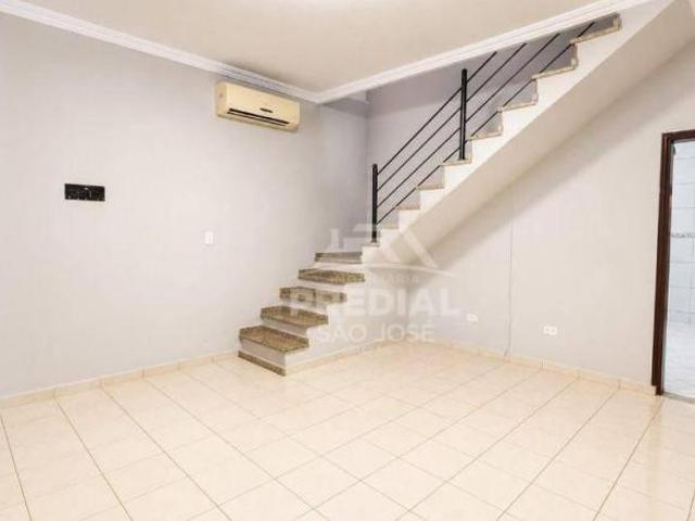 Sobrado com 4 dormitórios 2 suites na melhor localização do Bosque dos Ipês