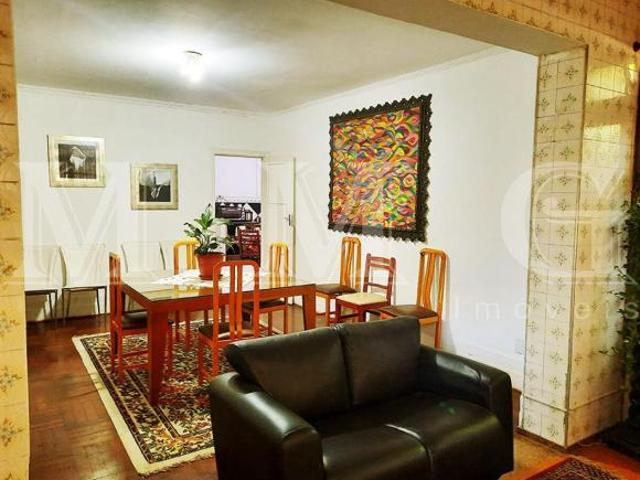 Sobrado com 4 dormitórios,4 vagas, entrada lateral, isolada