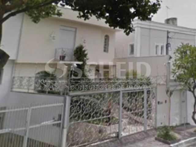Sobrado com 4 pavimentos e 430m2 em excelente localização na Zona Sul