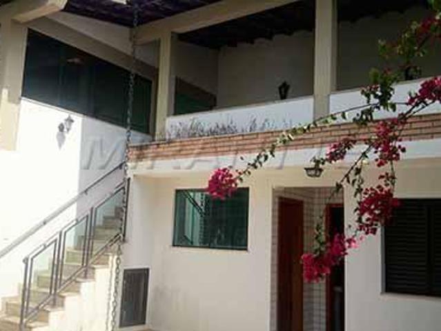Sobrado de 318m² com 4 quartos