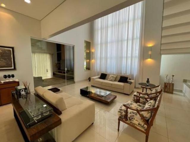 Sobrado com 4 quartos à venda, 410 m² por R$ 3.100.000 Condomínio Jardins Barcelona Uberlândia/M