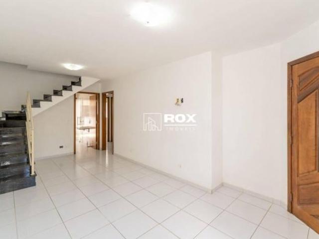 Sobrado com 4 quartos à venda, 177 m² por R$ 649.000 Santa Felicidade/PR