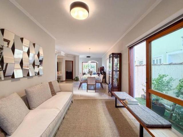 Sobrado com 4 quartos à venda, 240 m² por R$ 1.950.000 Urbanova São José dos Campos/SP
