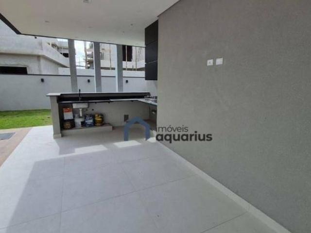 Sobrado com 4 quartos à venda, 240 m² por R$ 2.980.000 Urbanova São José dos Campos/SP
