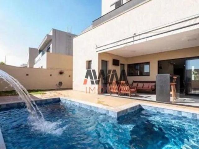 Sobrado com 4 quartos à venda, 242 m² por R$ 1.600.000 Jardins Capri Senador Canedo/GO