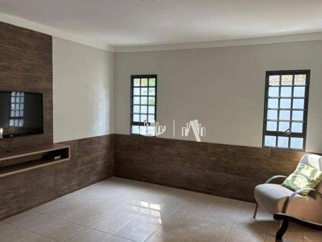 Sobrado com 4 quartos à venda, 321 m² por R$ 1.400.000 Andrade Londrina/PR