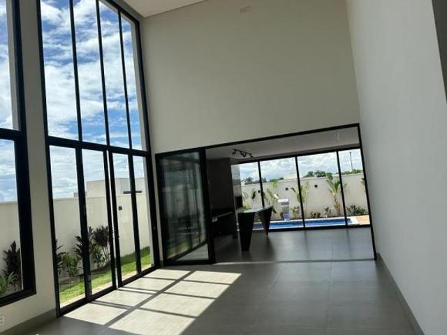 Sobrado com 4 quartos à venda, bairro Condomínio Alphaville 1 Uberlândia/MG