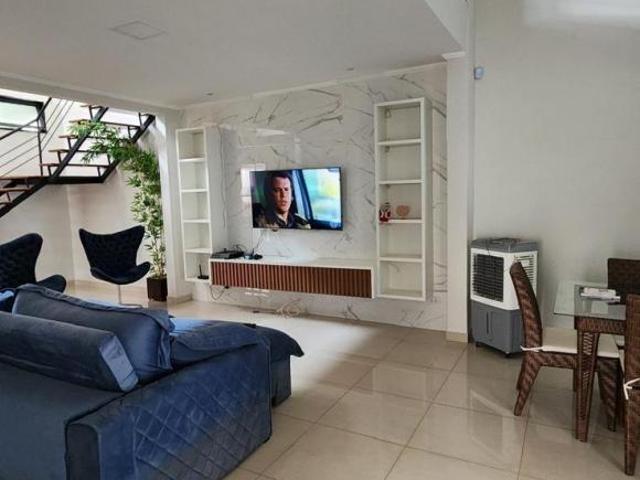 Sobrado com 4 quartos à venda, bairro Jardim Karaíba Uberlândia/MG