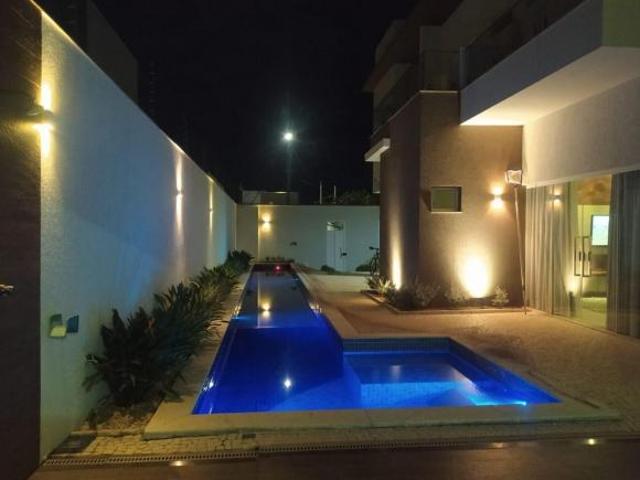 Sobrado com 4 quartos à venda, bairro Jardim Karaíba Uberlândia/MG