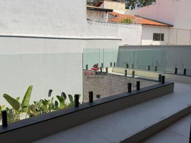 Sobrado com 4 quartos à venda bairro Vigilato Pereira Uberlândia/MG