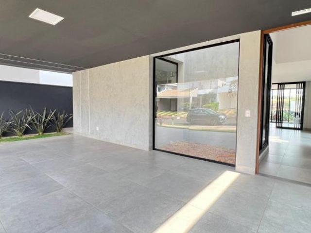 Sobrado com 4 quartos à venda, Condominio Gavea Paradiso Uberlândia/MG