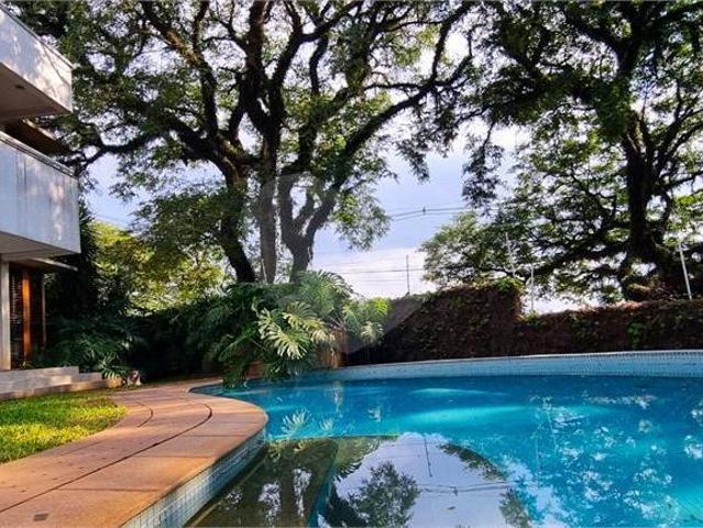 Sobrado com 4 quartos à venda em Alto de pinheiros SP