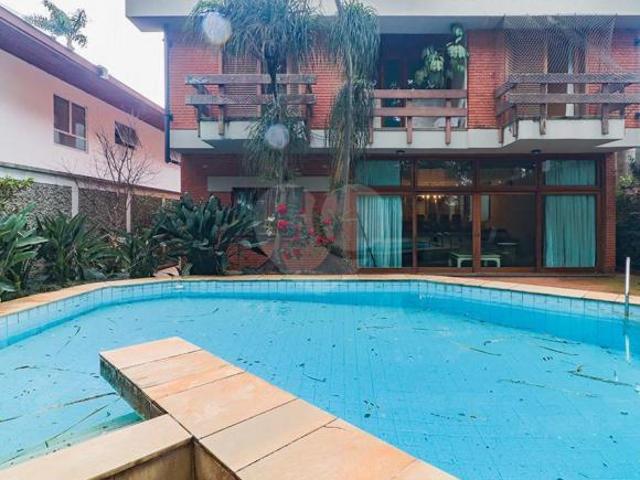Sobrado com 4 quartos à venda em Alto de pinheiros SP