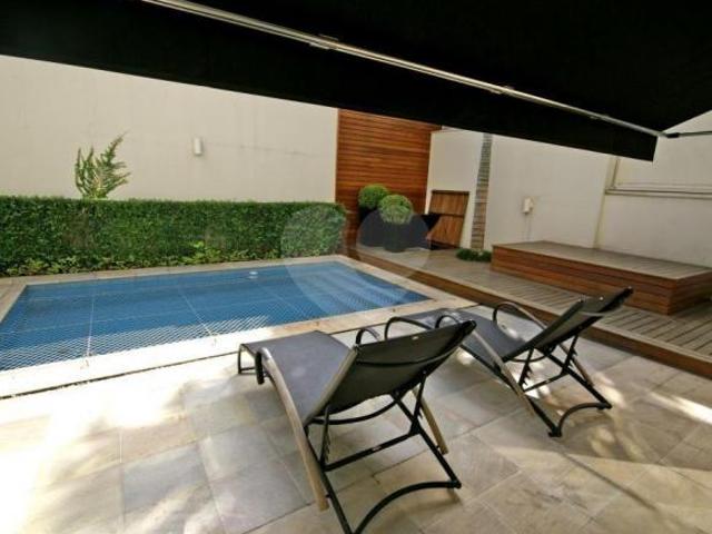 Sobrado com 4 quartos à venda em Alto de pinheiros SP
