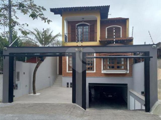 Sobrado com 4 quartos à venda em Bortolândia SP