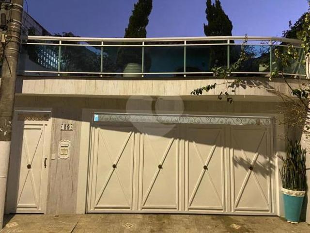 Sobrado com 4 quartos à venda em Bortolândia SP