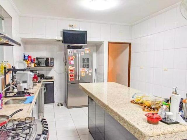 Sobrado com 4 quartos à venda em Cambuci SP
