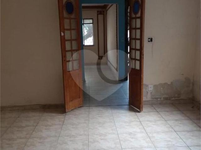 Sobrado com 4 quartos à venda em Cambuci SP