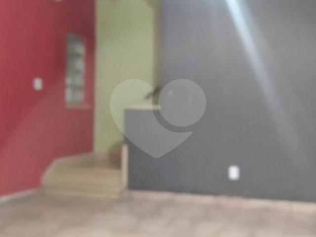 Sobrado com 4 quartos à venda em Centro SP