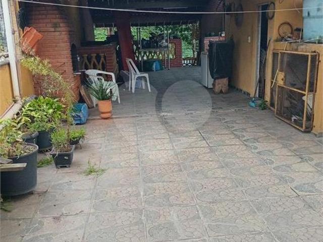Sobrado com 4 quartos à venda em Furnas SP