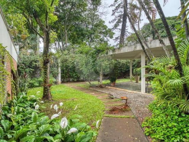 Sobrado com 4 quartos á venda em Granja Julieta, São Paulo