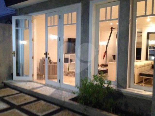 Sobrado com 4 quartos à venda em Indianópolis SP