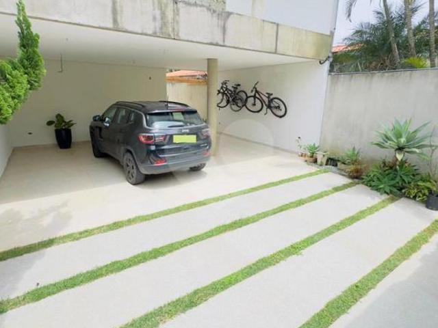 Sobrado com 4 quartos à venda em Interlagos SP