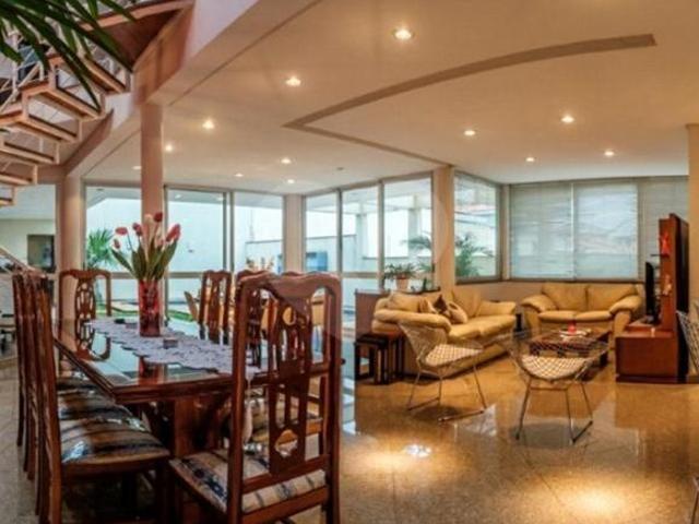 Sobrado com 4 quartos à venda em Jardim avelino SP
