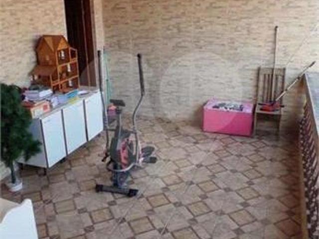 Sobrado com 4 quartos à venda em Jardim Bertioga SP