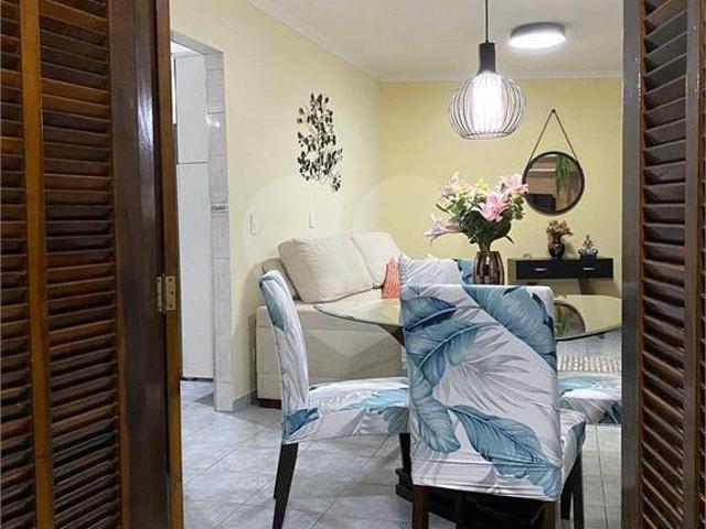 Sobrado com 4 quartos à venda em Jardim daysy SP
