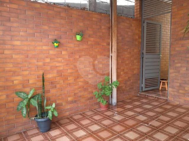 Sobrado com 4 quartos à venda em Jardim das laranjeiras SP