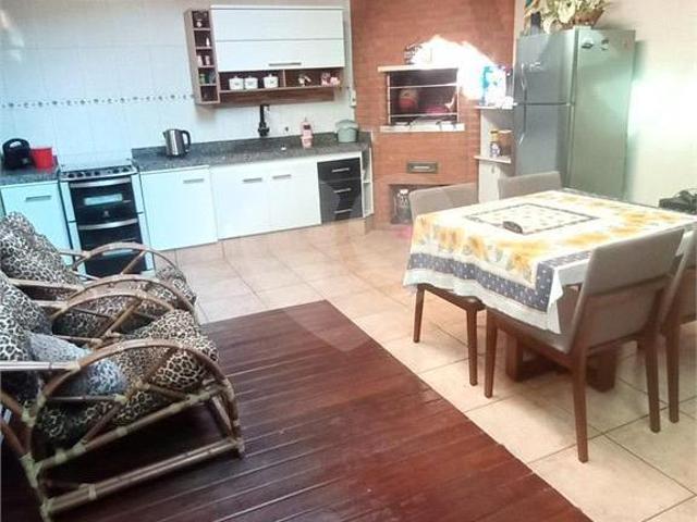 Sobrado com 4 quartos à venda em Jardim Oriente SP