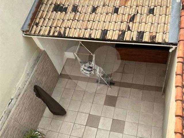 Sobrado com 4 quartos à venda em Jardim Santa Mena SP