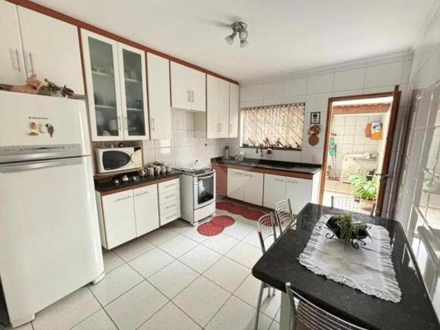 Sobrado com 4 quartos à venda em Jardim santa mena SP