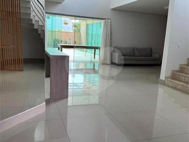 Sobrado com 4 quartos à venda em Jardim Residencial Santa Clara SP