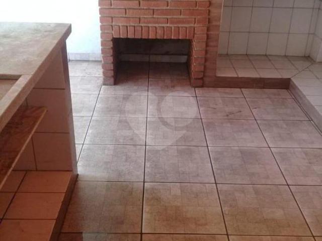 Sobrado com 4 quartos à venda em Macuco SP