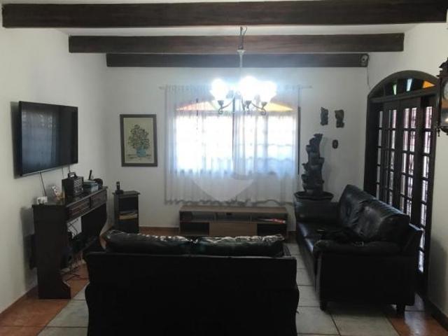 Sobrado com 4 quartos à venda em Marapé SP