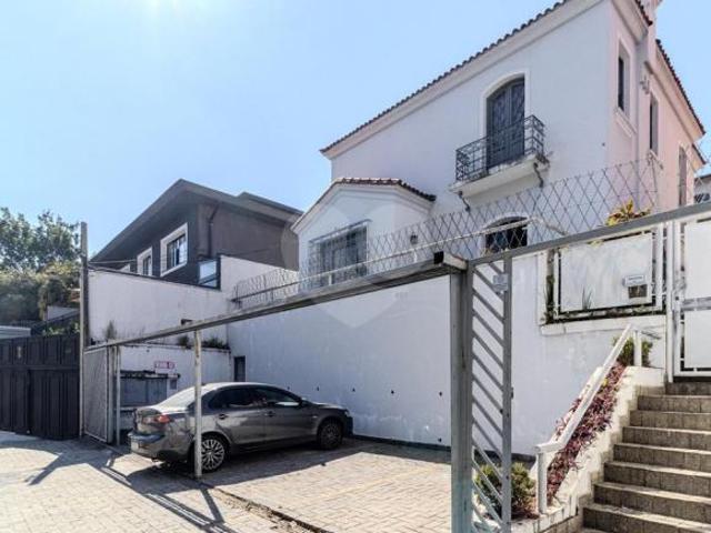 Sobrado com 4 quartos à venda em Pacaembu SP